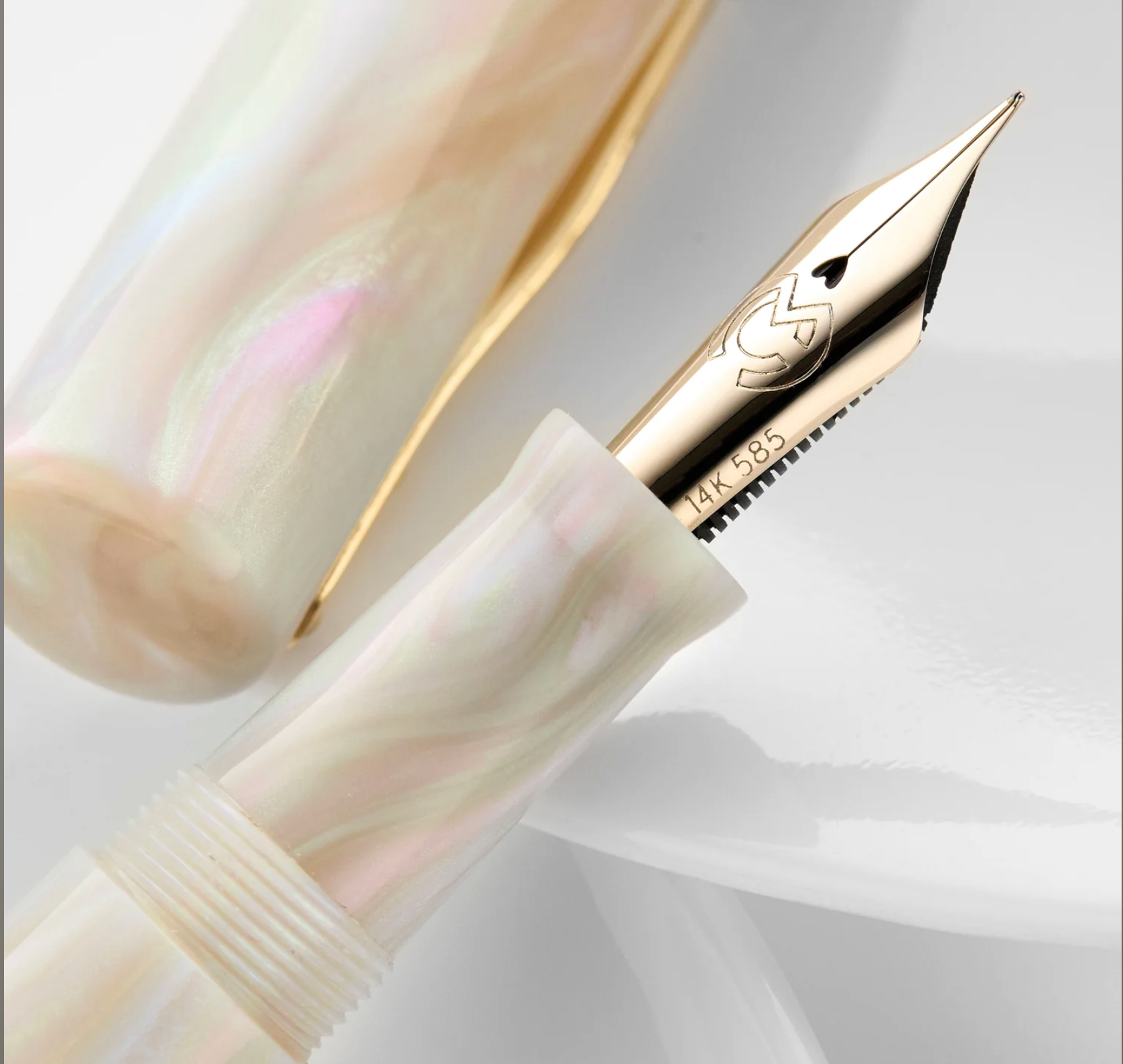 Magna Carta Mag 1000 Fountain Pen - Opal – HikariPens.com